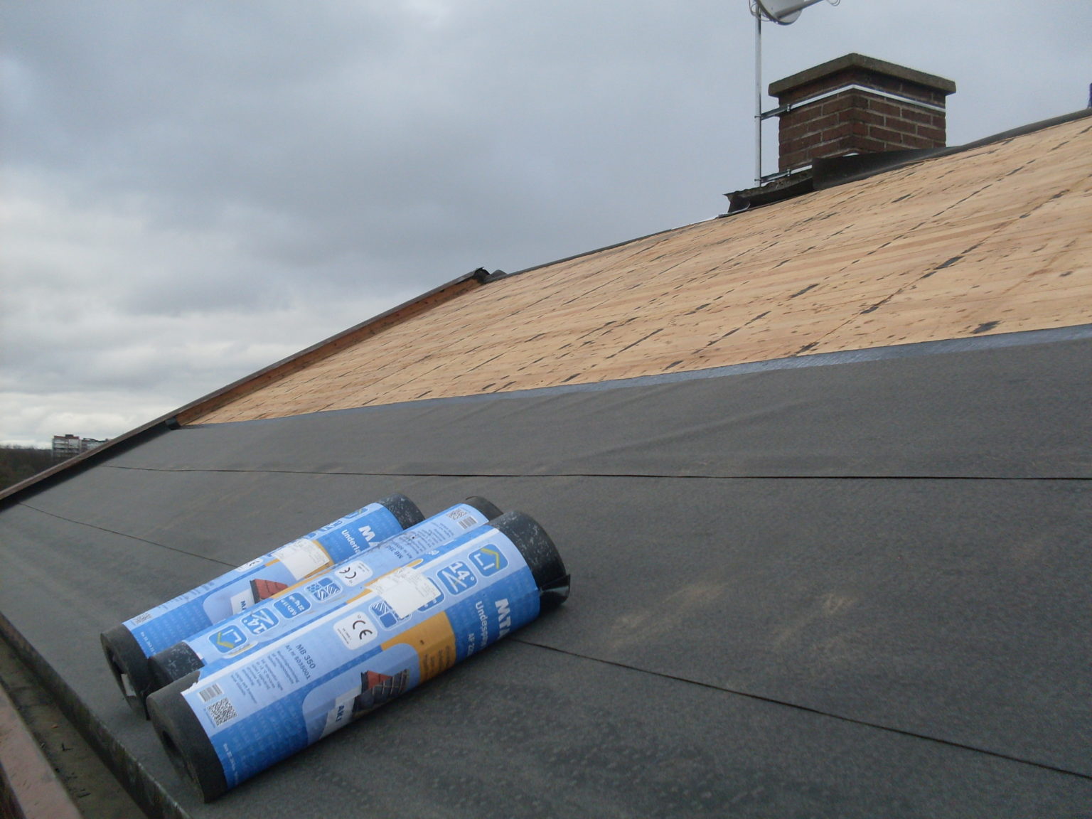 Vad Kostar Det Att Lägga Eller Byta Papptak? Prisguide | Hitta Takläggare